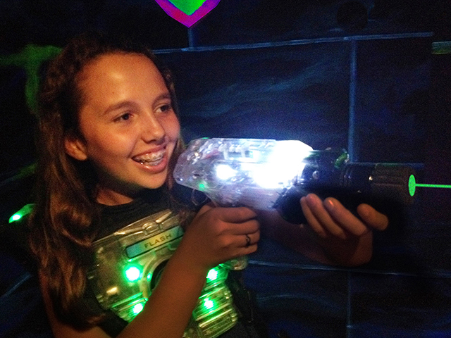 img_1265_maggieaimright640 | iPlayLaserforce